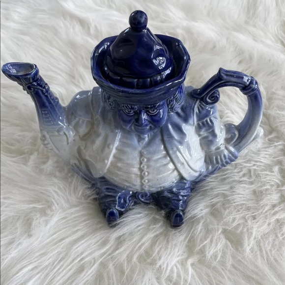 Strattfordsmire | Kitchen | Vintage Staffordsmire Blue Parliament Judge ...